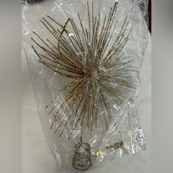 Holiday | Gold Glitter Holiday Tree Topper | Poshmark